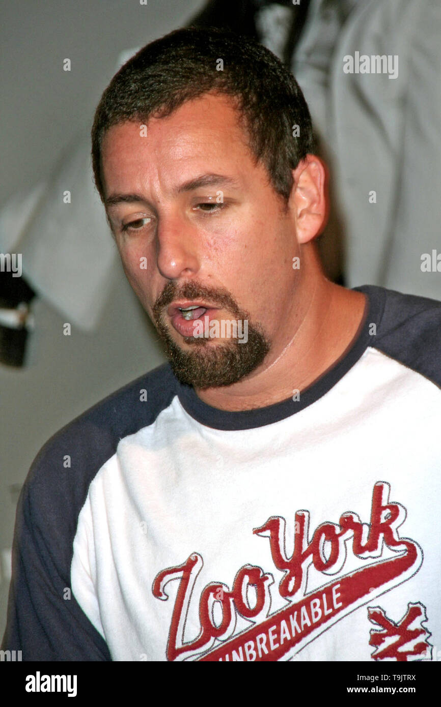 Adam sandler photo credit hi-res stock photography and images - Alamy