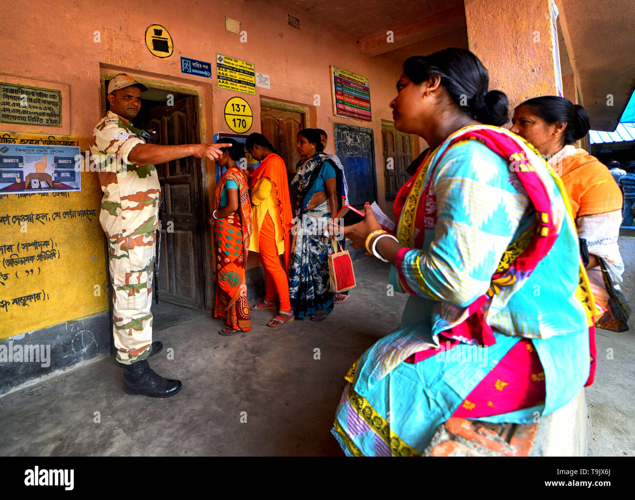 Central industrial security force hi-res stock photography and images ...