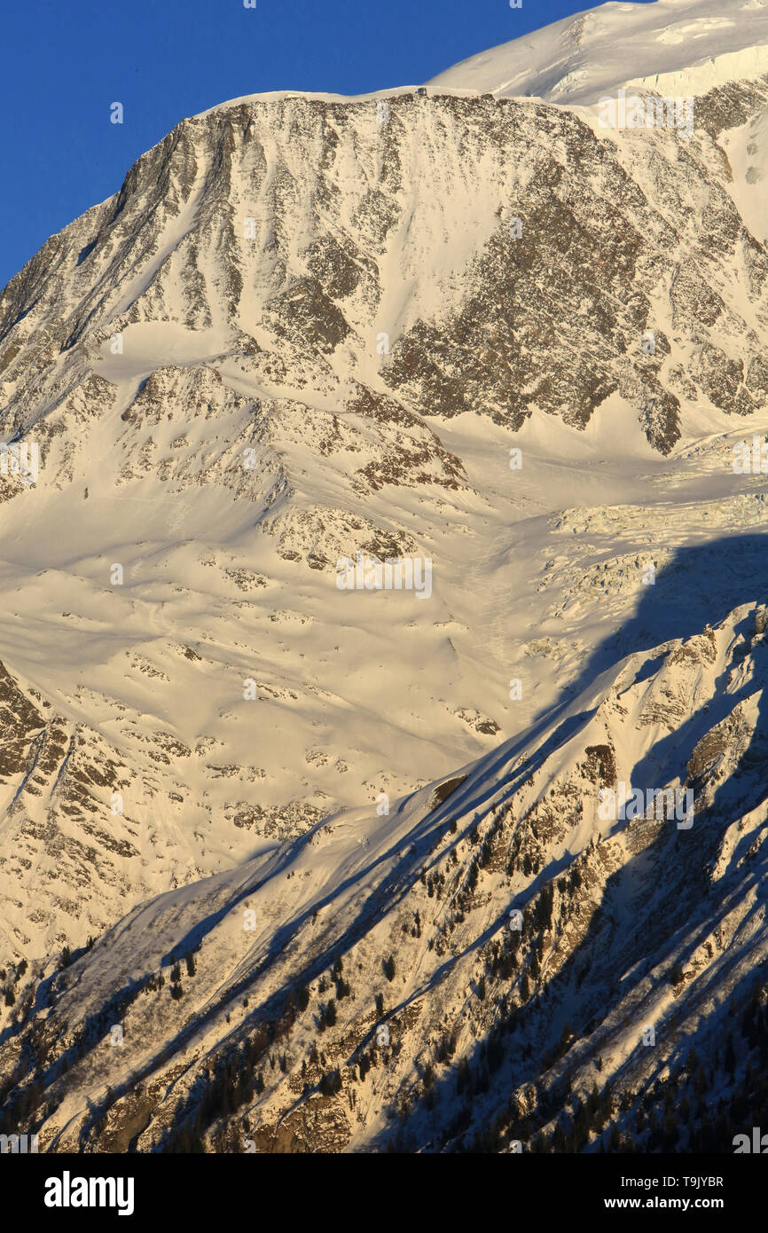 Dôme du Goûter. Mont-Blanc. Massif du Mont-Blanc. Alpes françaises ...