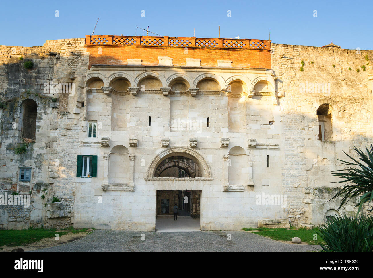 Golden gate diocletian palace hi-res stock photography and images - Alamy