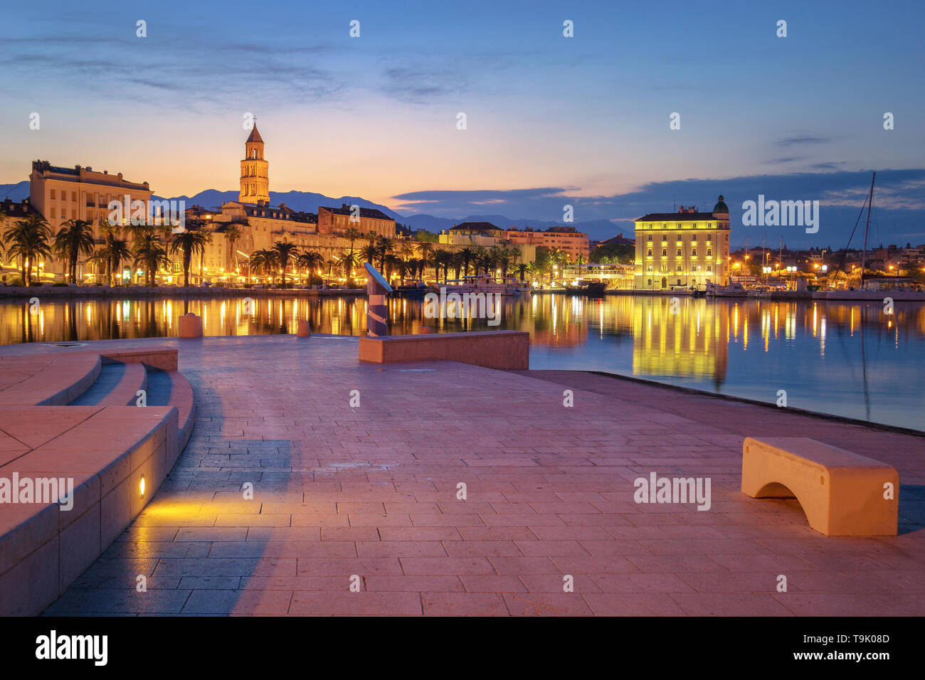 Split harbour sunrise hi-res stock photography and images - Alamy