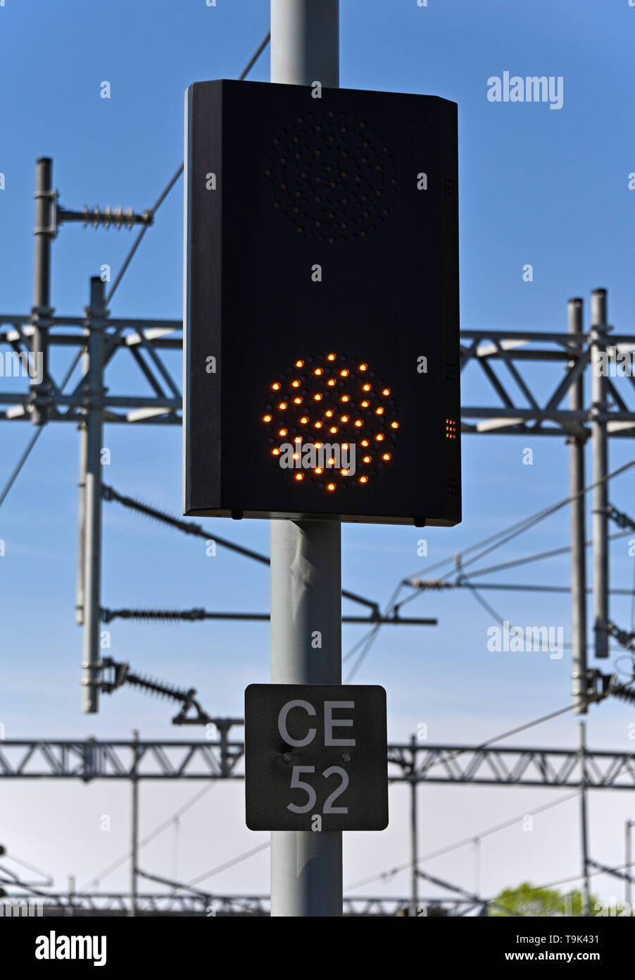 Lineside hi-res stock photography and images - Alamy