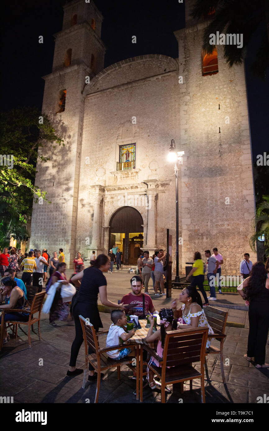 Cafes merida yucatan hi-res stock photography and images - Alamy