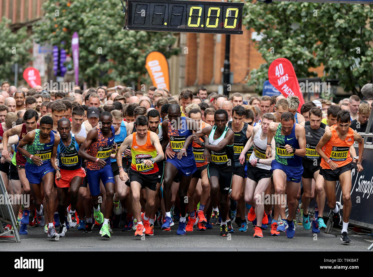 The Elite Men start their race during the Simply Health Manchester Run ...