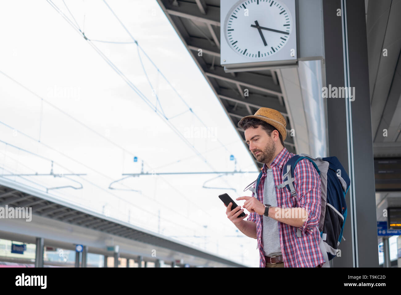 People waiting train impatient hi-res stock photography and images - Alamy