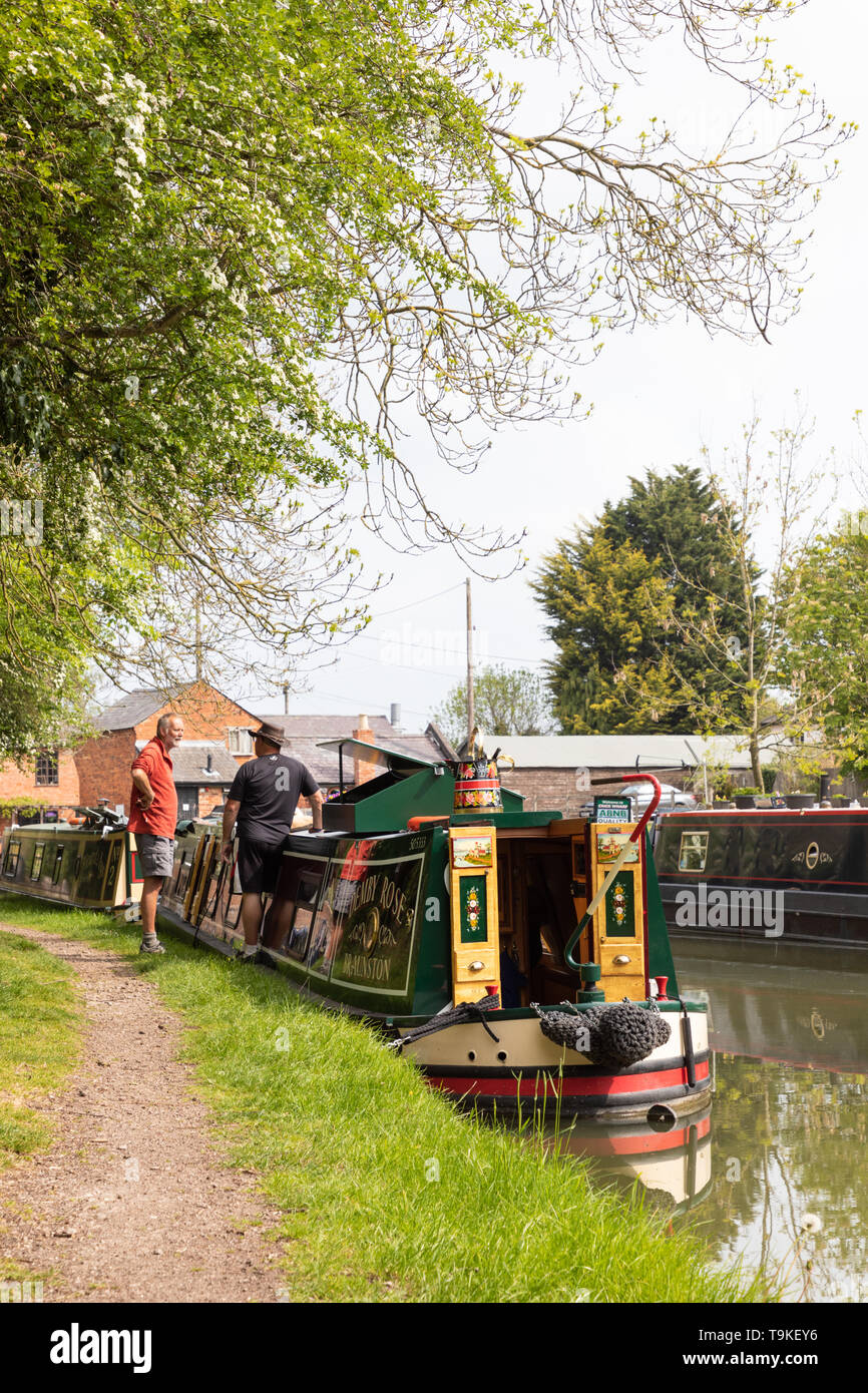 Boat show on the grand union canal hi-res stock photography and images ...