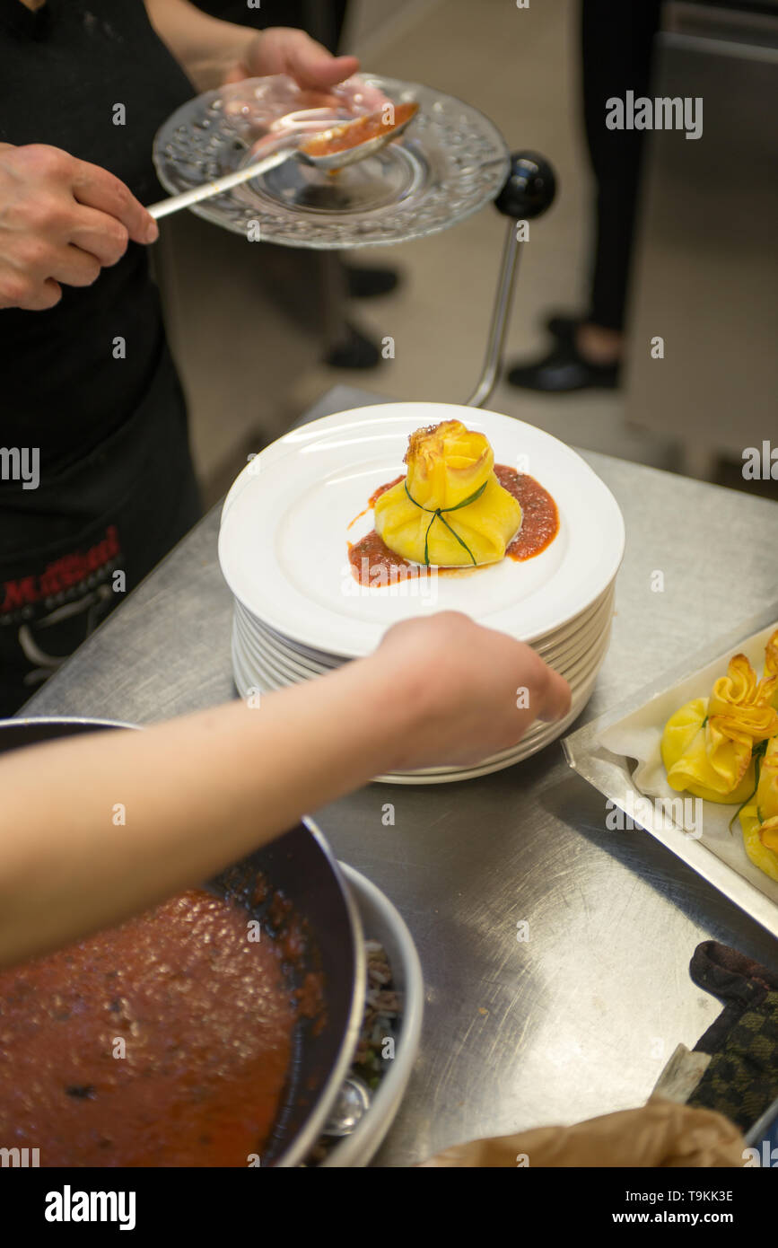 cooking in a restaurant kitchen Stock Photo - Alamy