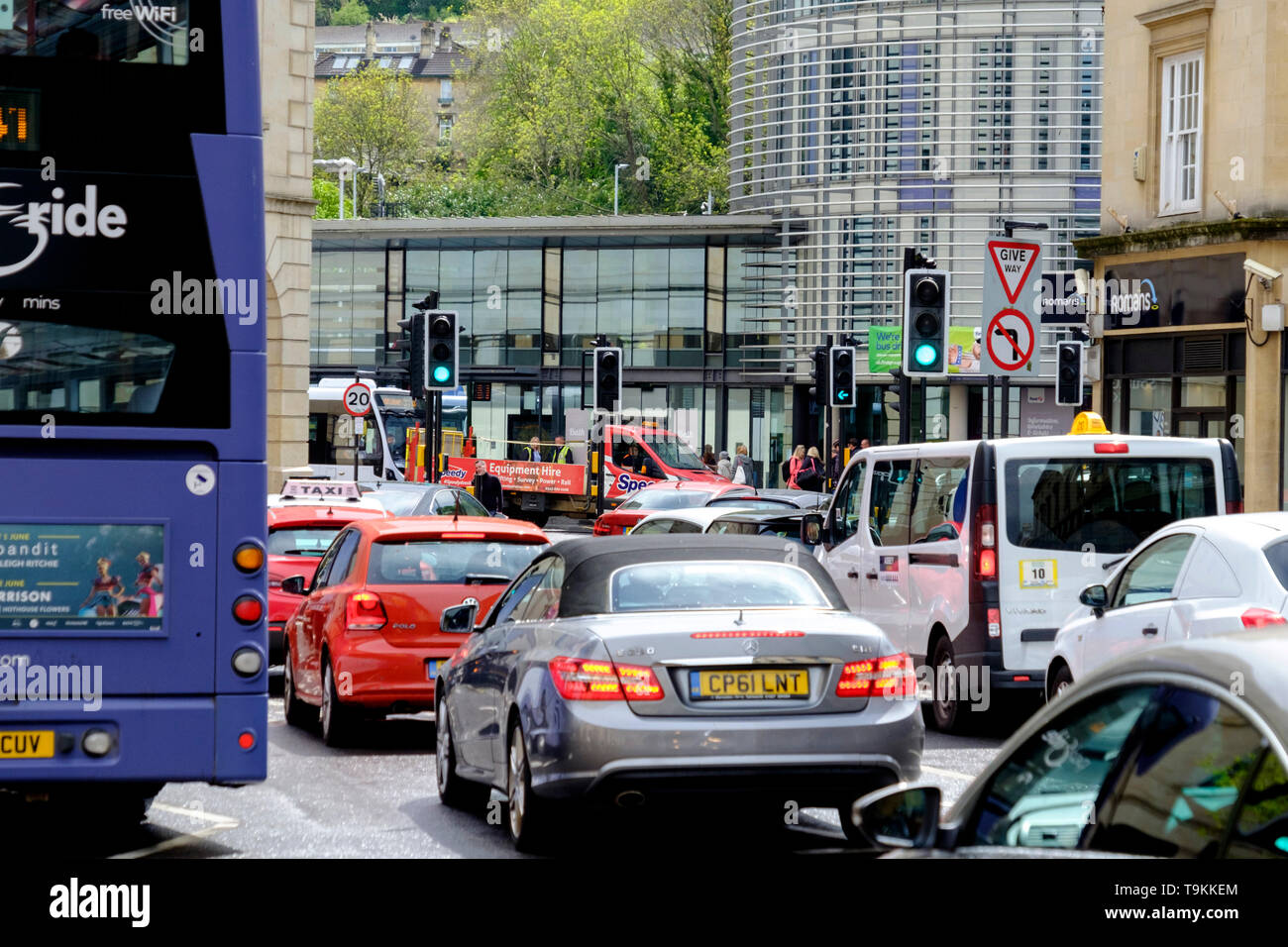 Traffic jam uk hi-res stock photography and images - Alamy