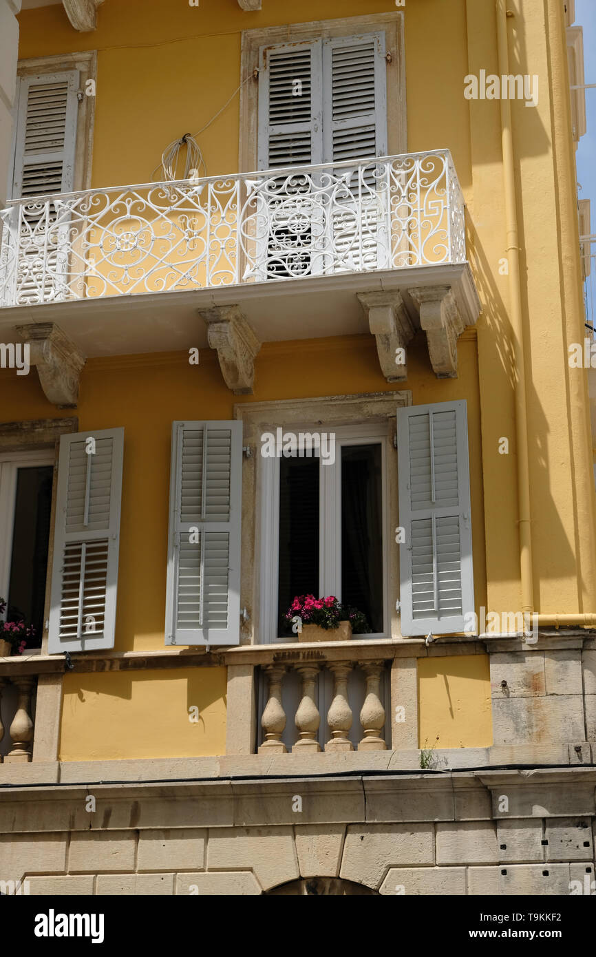 Pink shutters hi-res stock photography and images - Alamy