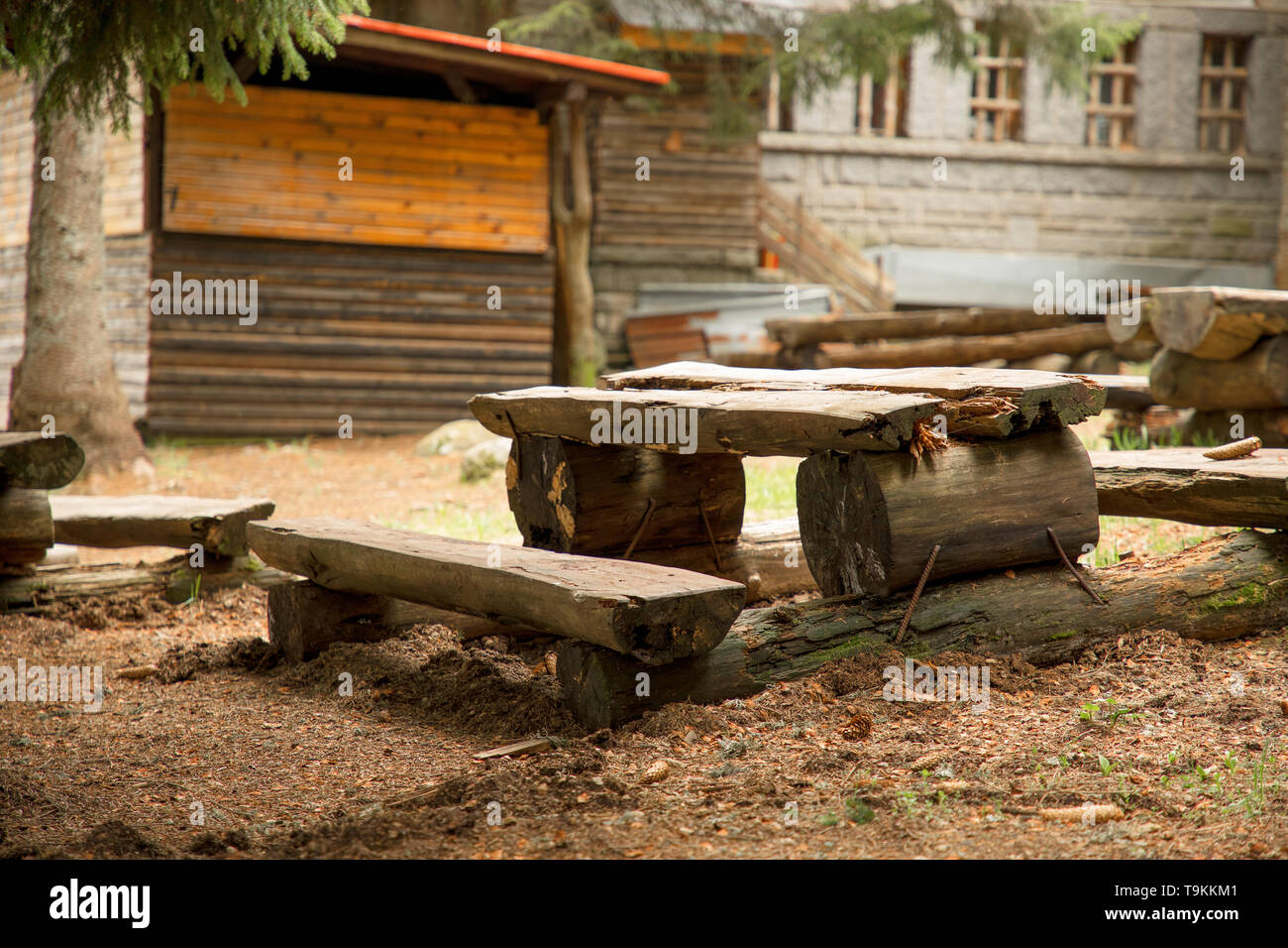 Rotten wooden chair and furniture hi-res stock photography and images ...