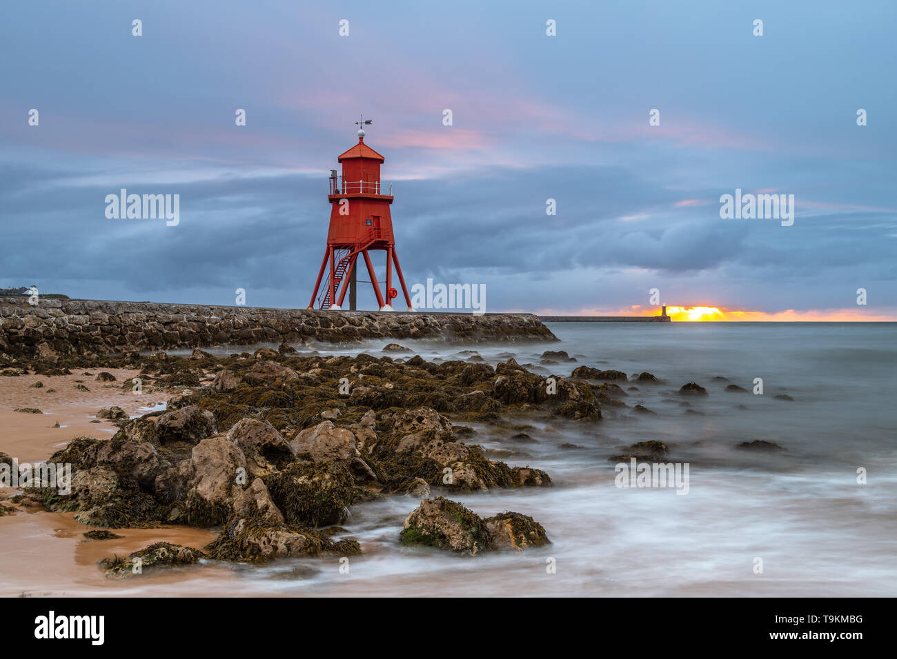 Lighthouse south shields hi-res stock photography and images - Alamy