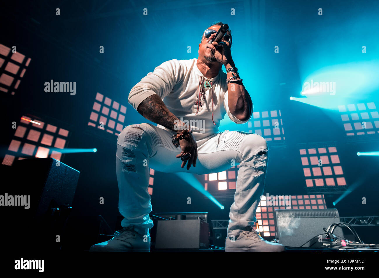 Shaggy singer hi-res stock photography and images - Alamy