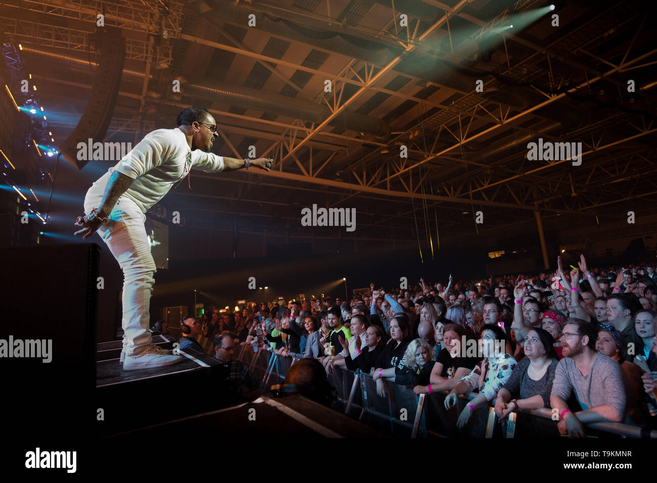 Shaggy singer hi-res stock photography and images - Alamy