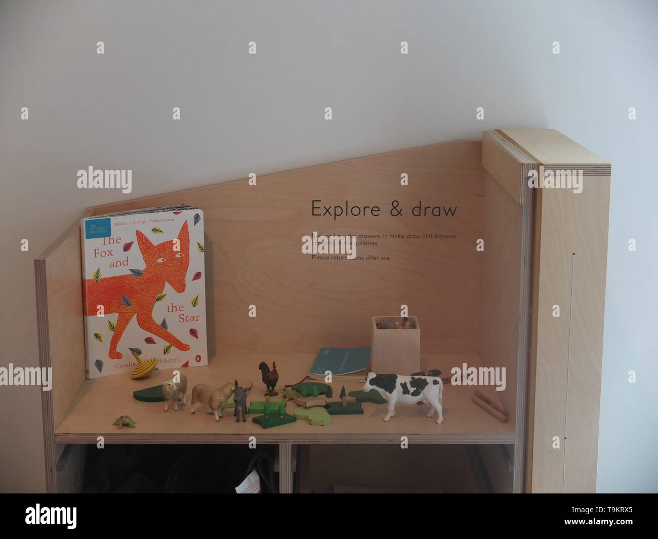 Explore & draw trolley at the Hepworth Gallery Wakefield for children ...