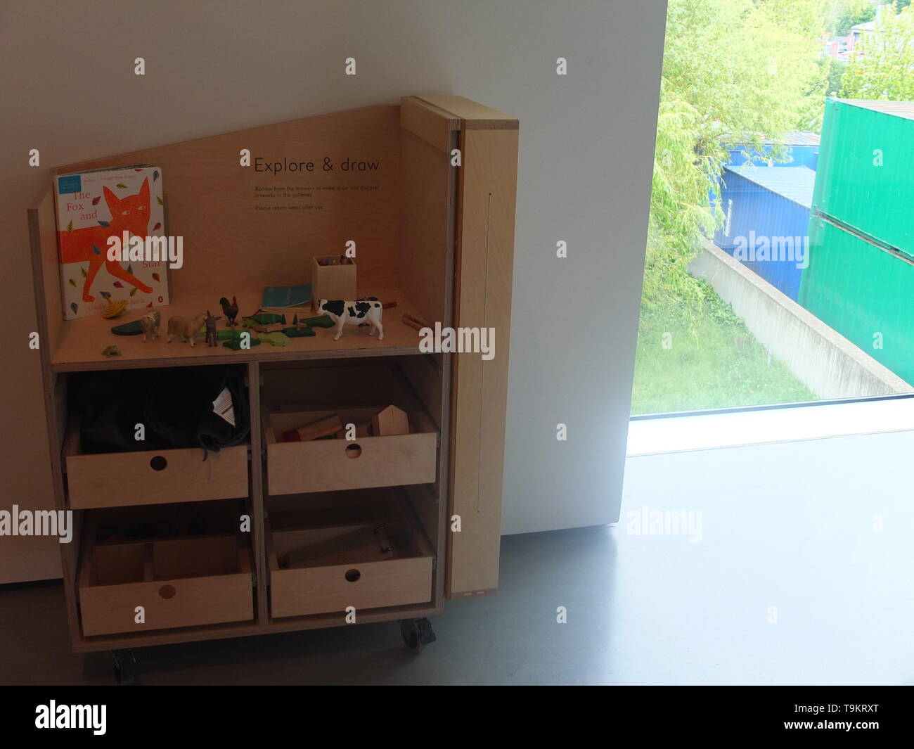 Explore & draw trolley at the Hepworth Gallery Wakefield for children ...