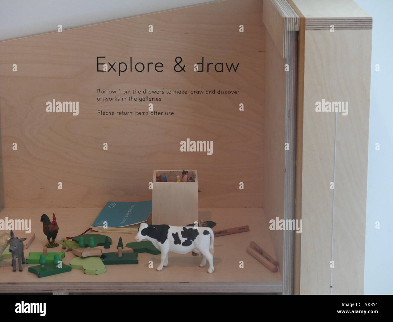 Explore & draw trolley at the Hepworth Gallery Wakefield for children ...