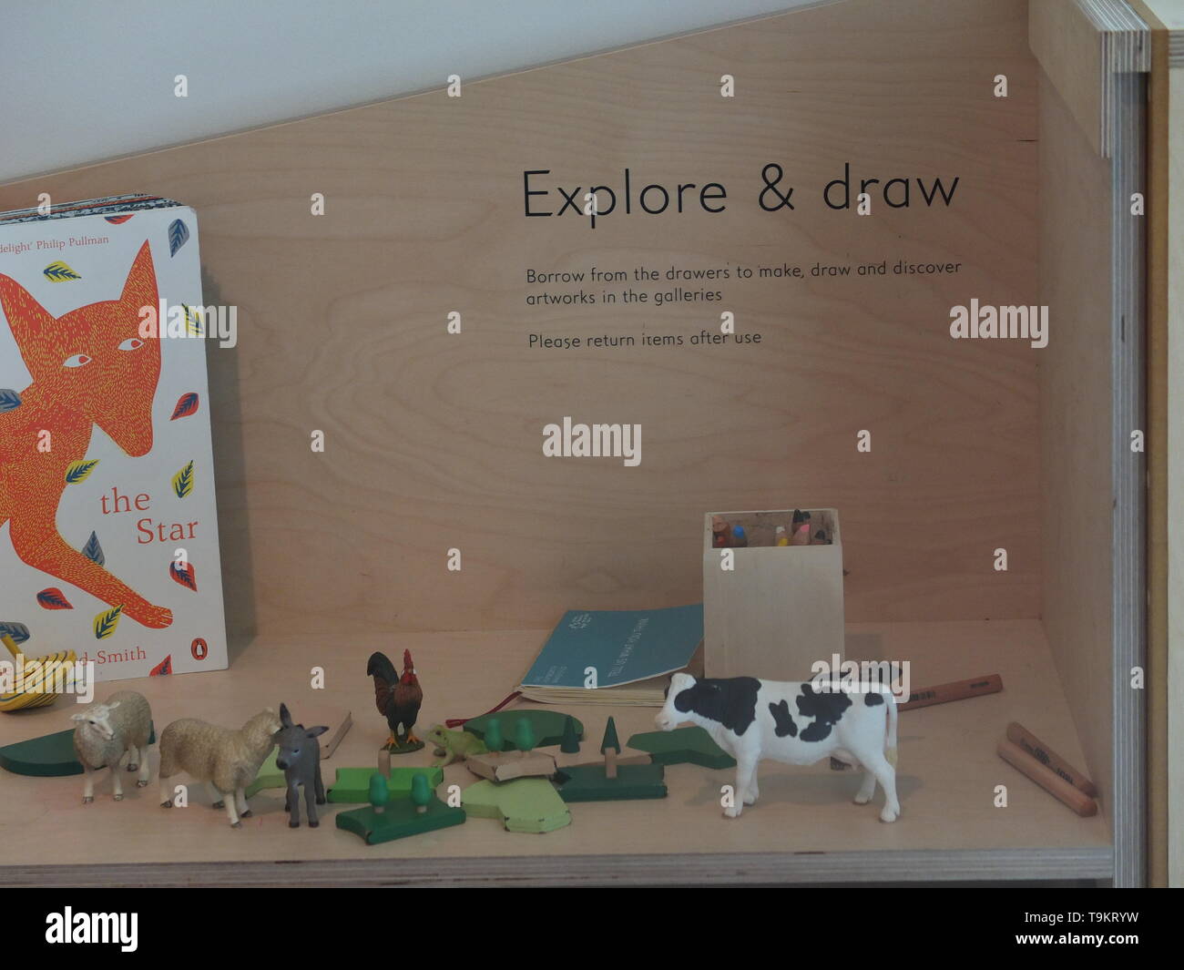 Explore & draw trolley at the Hepworth Gallery Wakefield for children ...