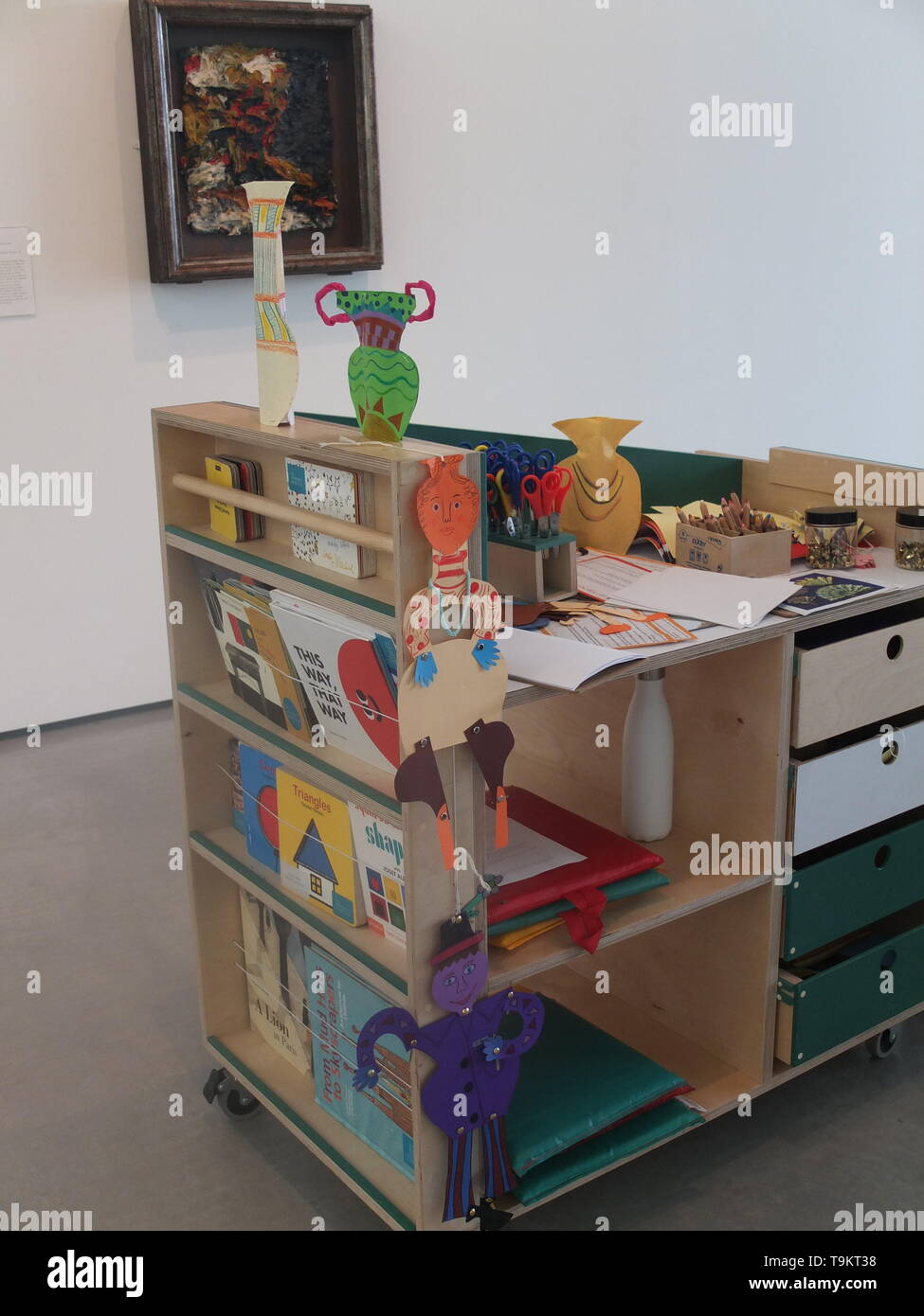 Explore & draw trolley at the Hepworth Gallery Wakefield for children ...