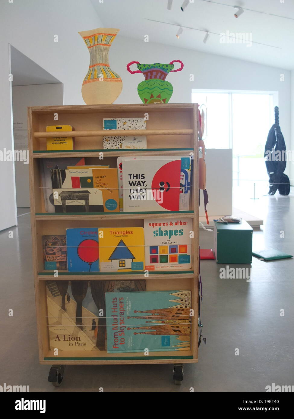 Explore & draw trolley at the Hepworth Gallery Wakefield for children ...