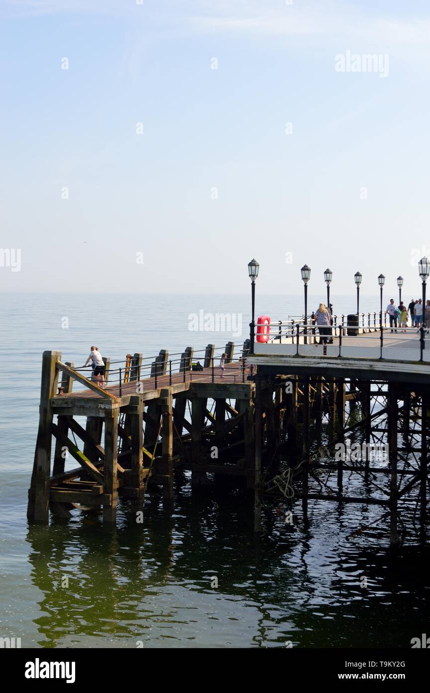 Sunny day in worthing Stock Photo - Alamy