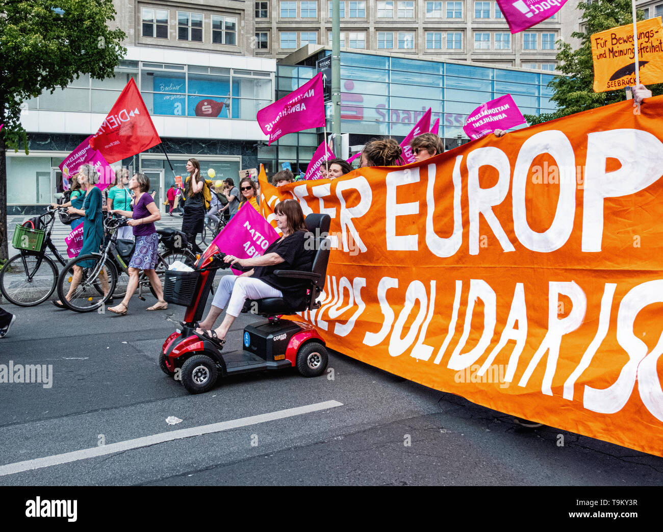 Banner demo hi-res stock photography and images - Alamy