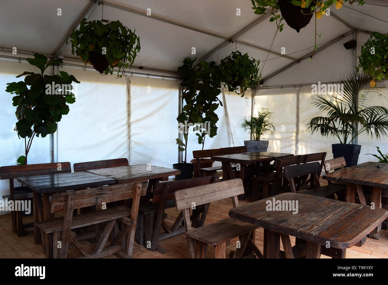 Garden Banquet Hall And Outdoor Receptions Stock Photo - Alamy