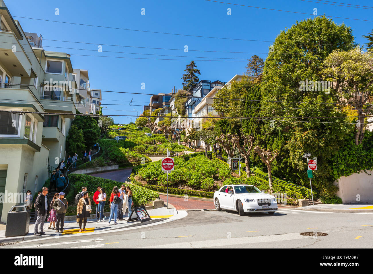 SAN FRANCISCO, USA - March 30, 2019: Lombard Street, known as crooked ...