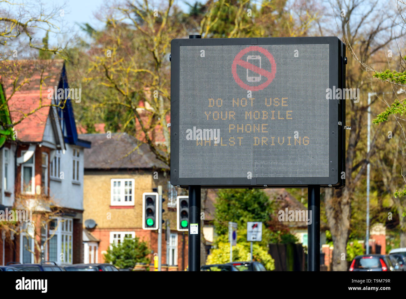 digital road traffic information display message do not use your mobile ...