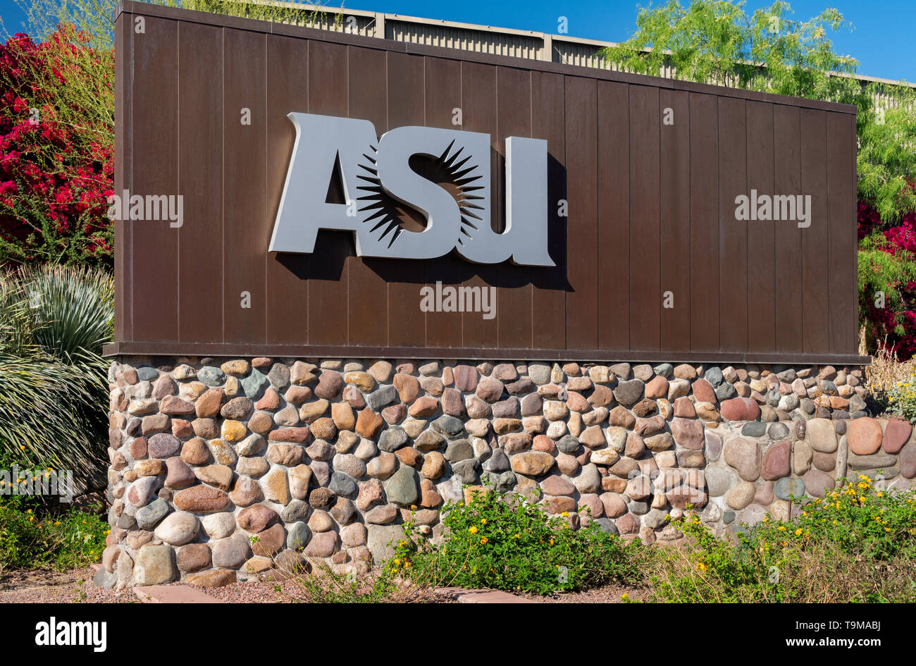 10 campus hi-res stock photography and images - Alamy