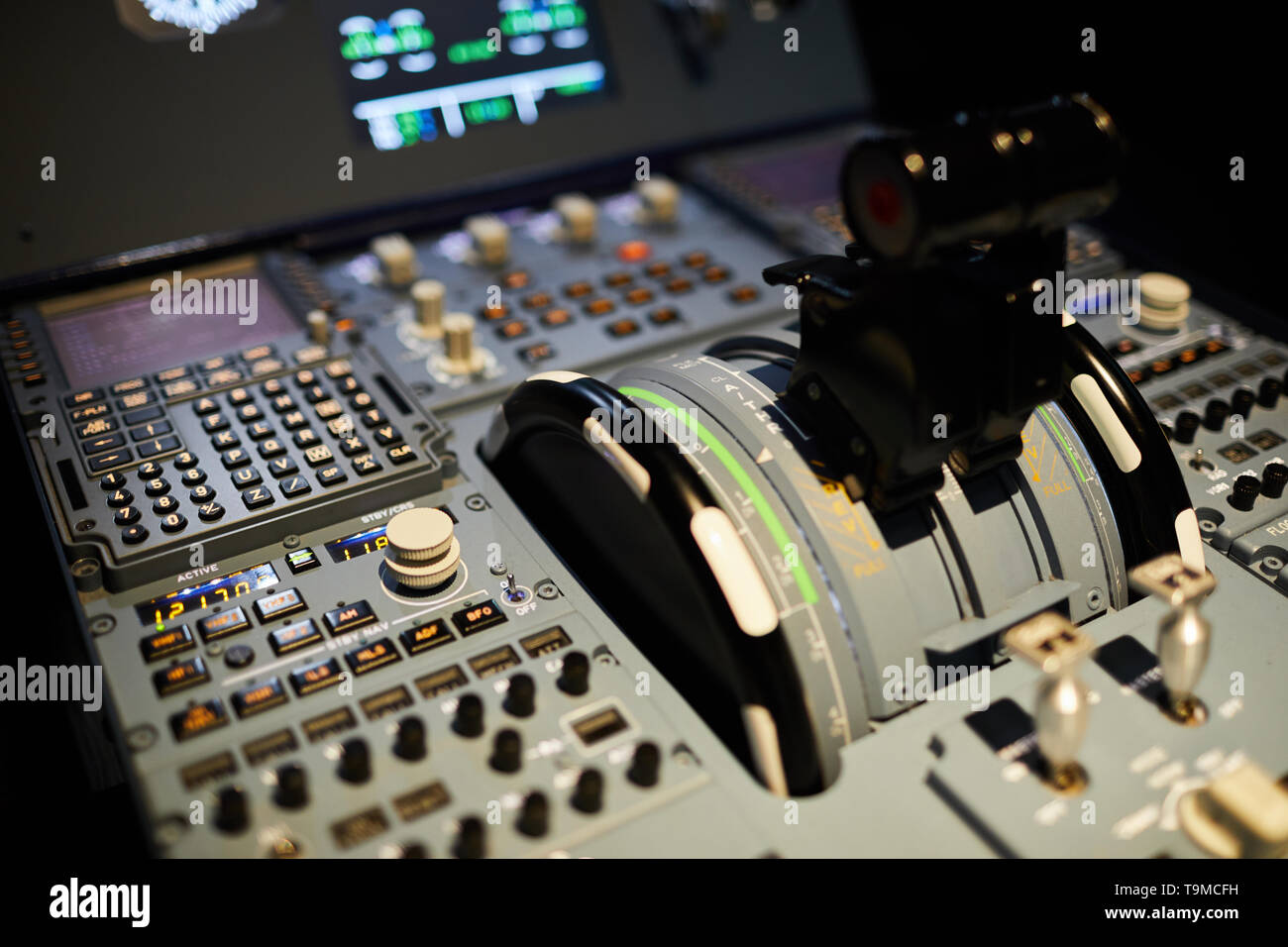 Thrust lever hi-res stock photography and images - Alamy