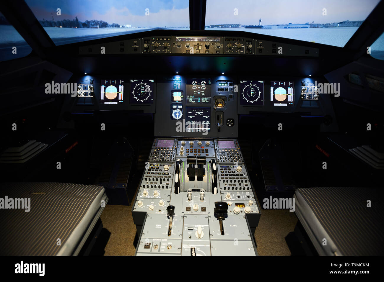 Dashboard aircraft hi-res stock photography and images - Alamy