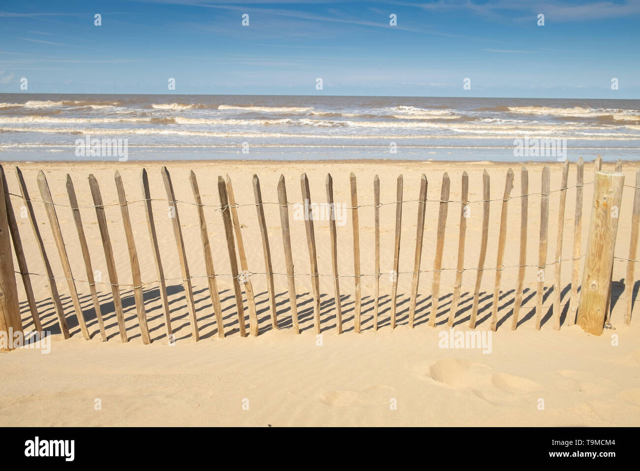 Cheap sea defenses hi-res stock photography and images - Alamy