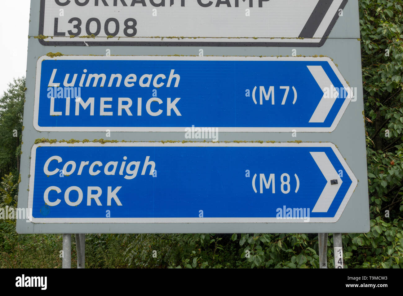 Motorway signs hi-res stock photography and images - Alamy