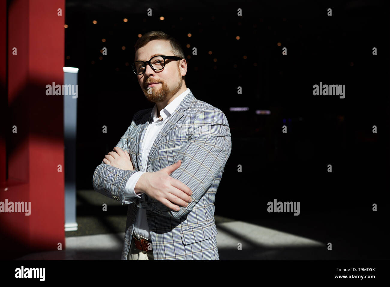 Tv show host hi-res stock photography and images - Alamy
