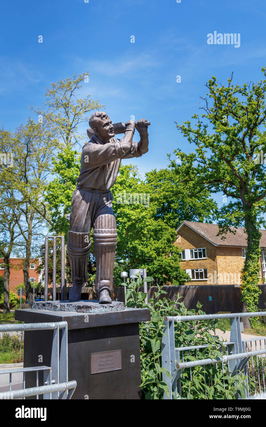Cricket sculpture hi-res stock photography and images - Alamy