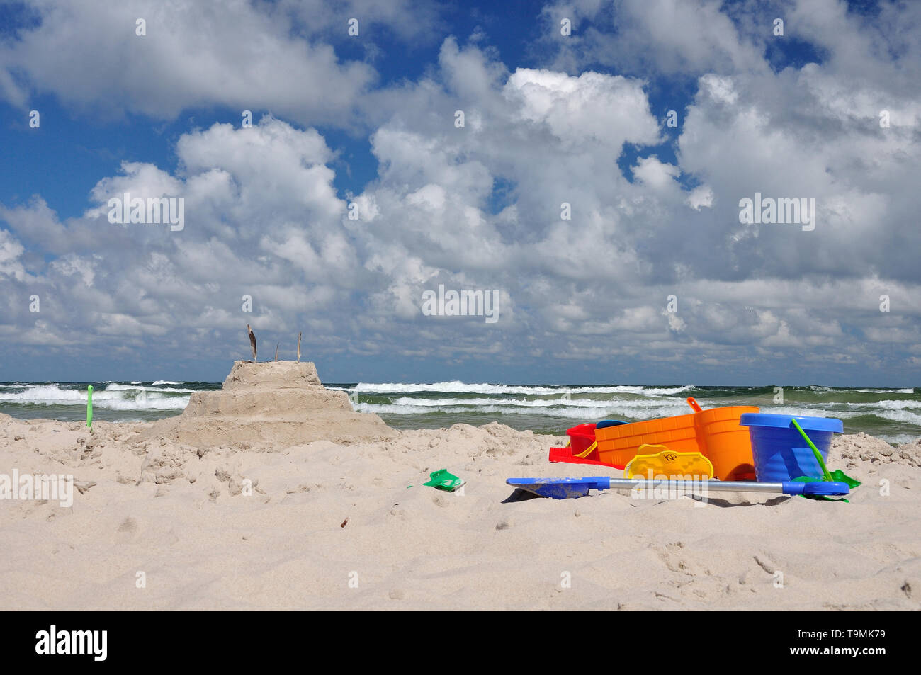 Sand castle forms hi-res stock photography and images - Alamy