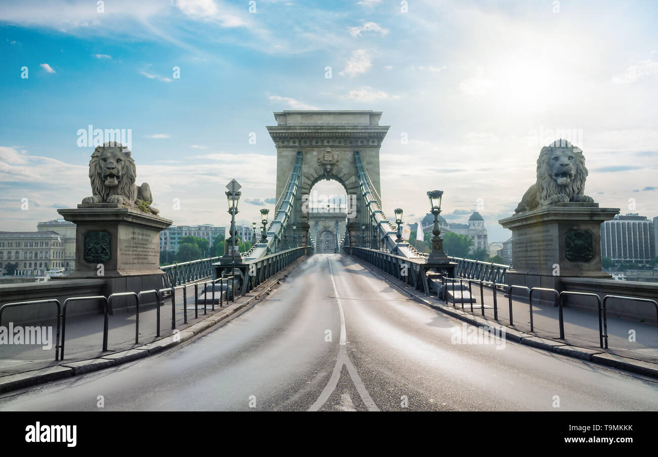 Front view of Chain bridge Stock Photo - Alamy