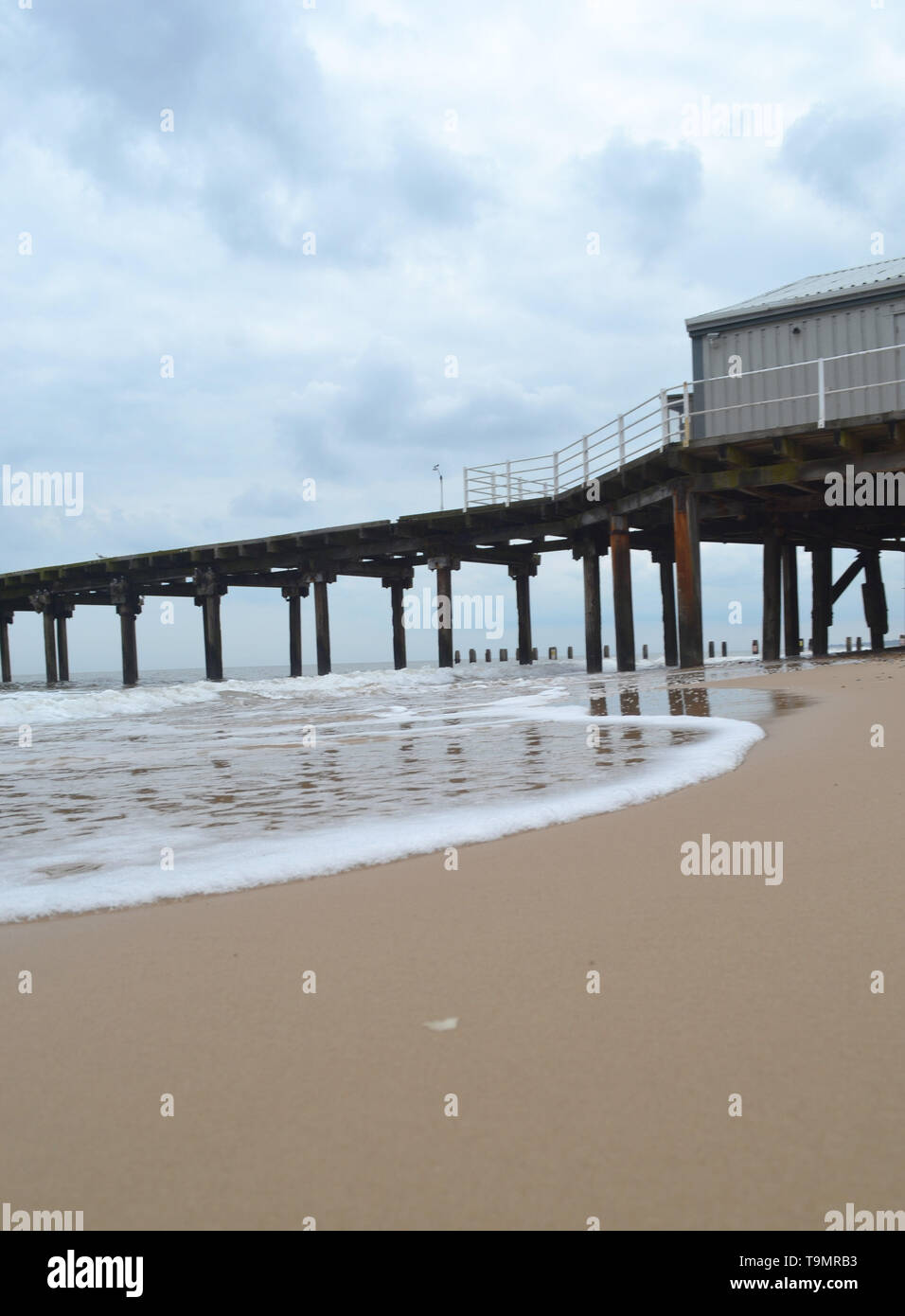 Lowestoft pier suffolk uk hi-res stock photography and images - Alamy