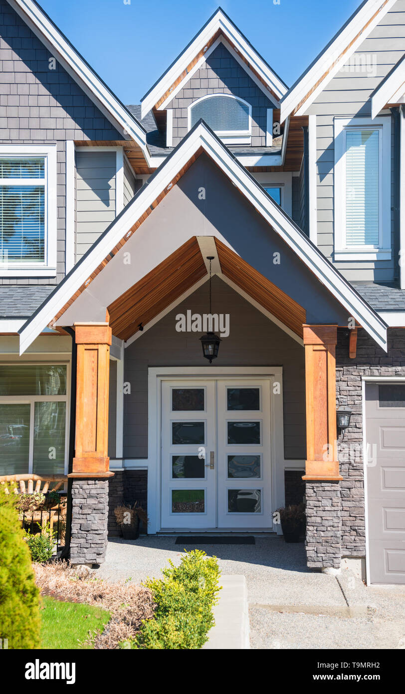 Neighborhood residential entry hi-res stock photography and images - Alamy
