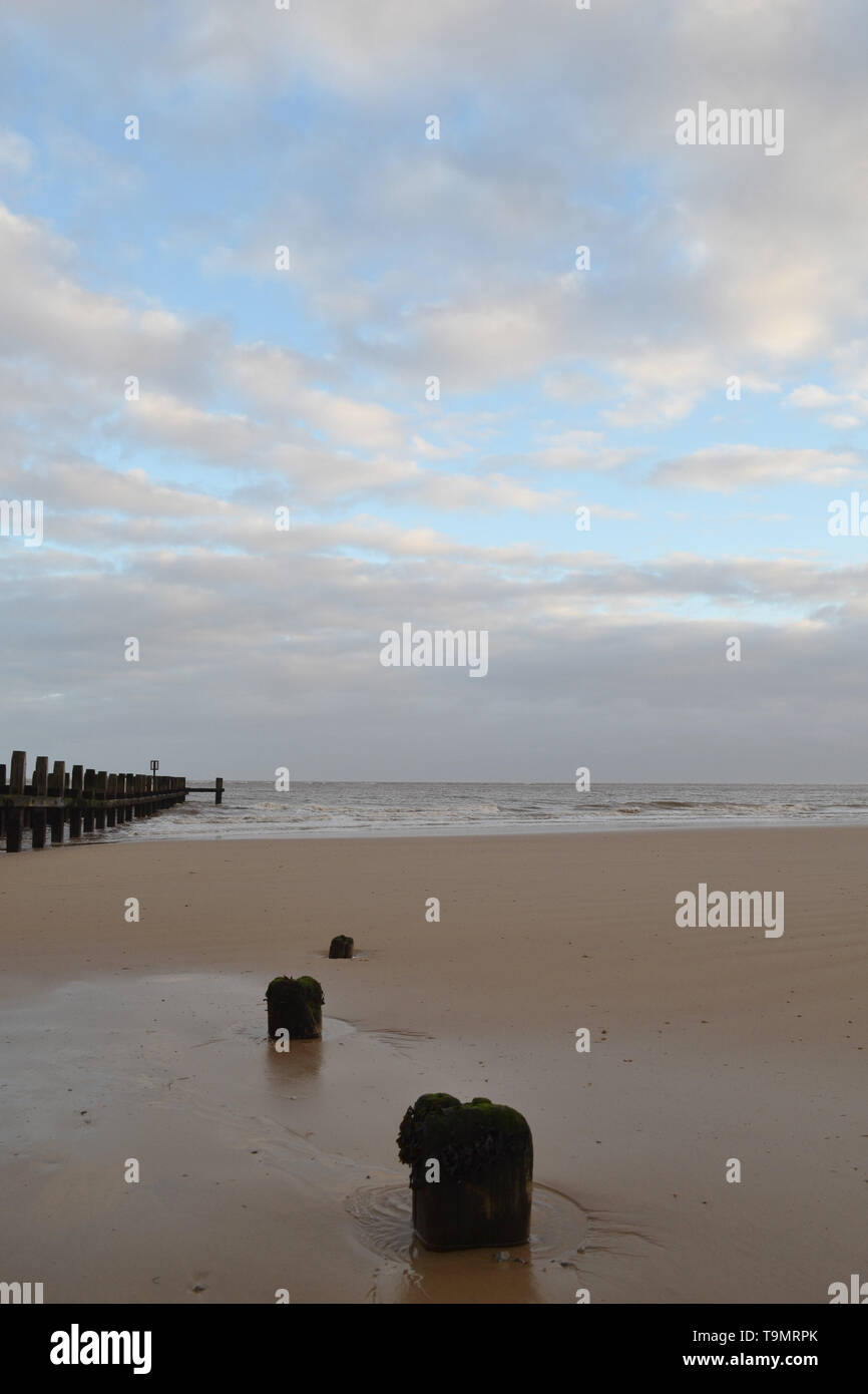 Uk beaches winter hi-res stock photography and images - Alamy