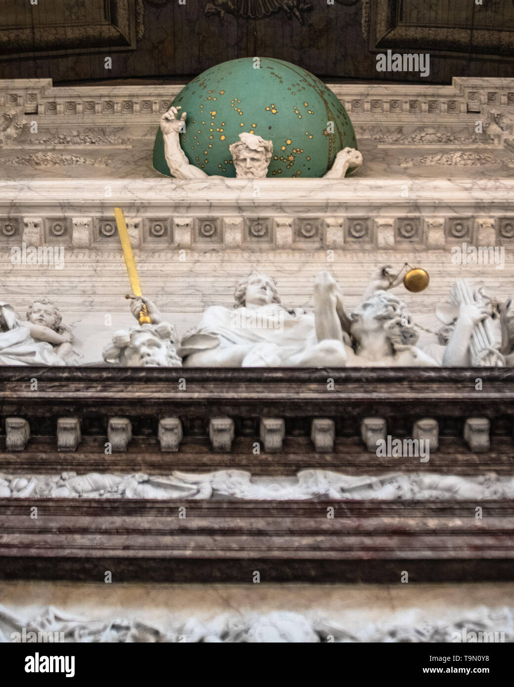 Atlas amsterdam statue hi-res stock photography and images - Alamy