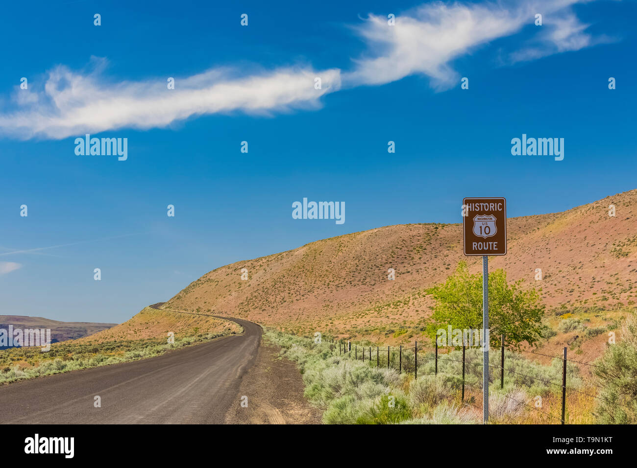 Sign for Historic U.S. Route 10 at Frenchman Coulee along the Columbia ...