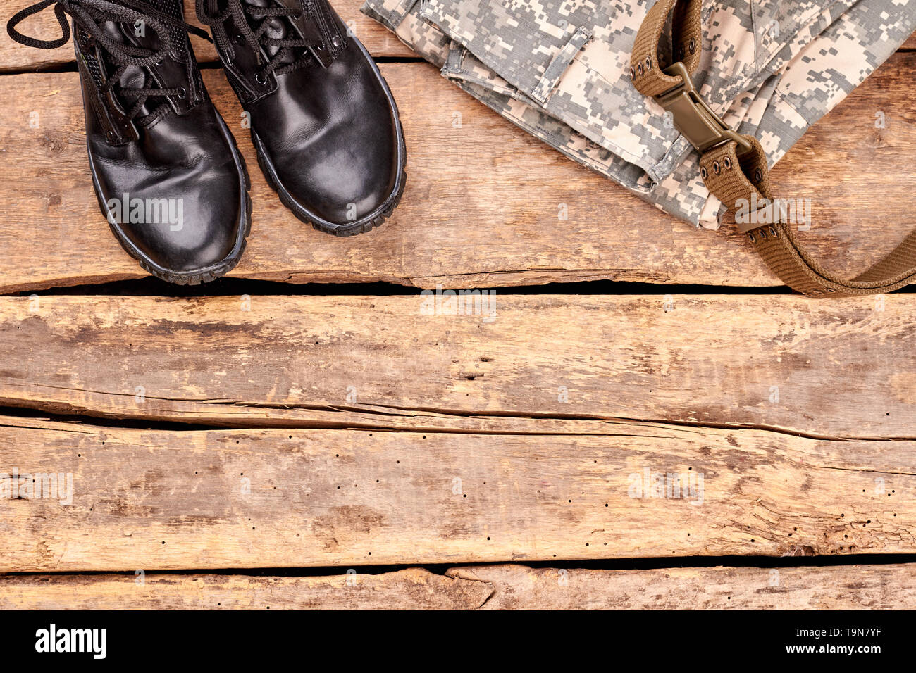 Soldier clothes hi-res stock photography and images - Alamy
