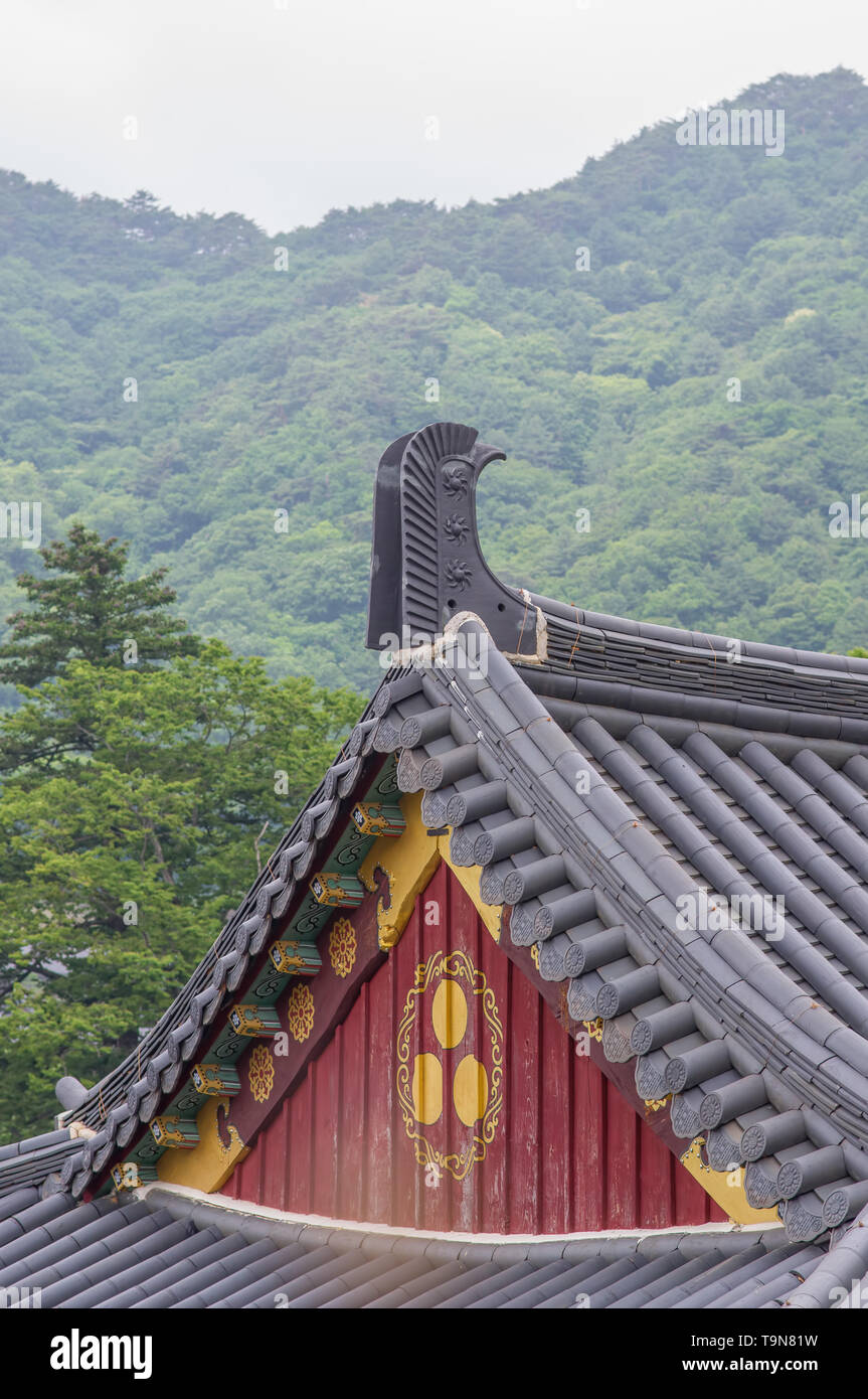Beautiful artwork and temples from Haeinsa Temple - UNESCO World ...