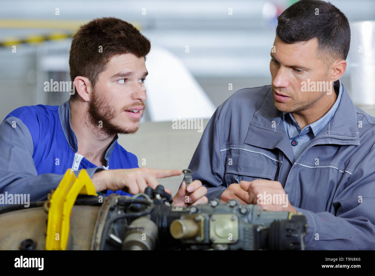 Aircraft engineer working on engine hi-res stock photography and images ...