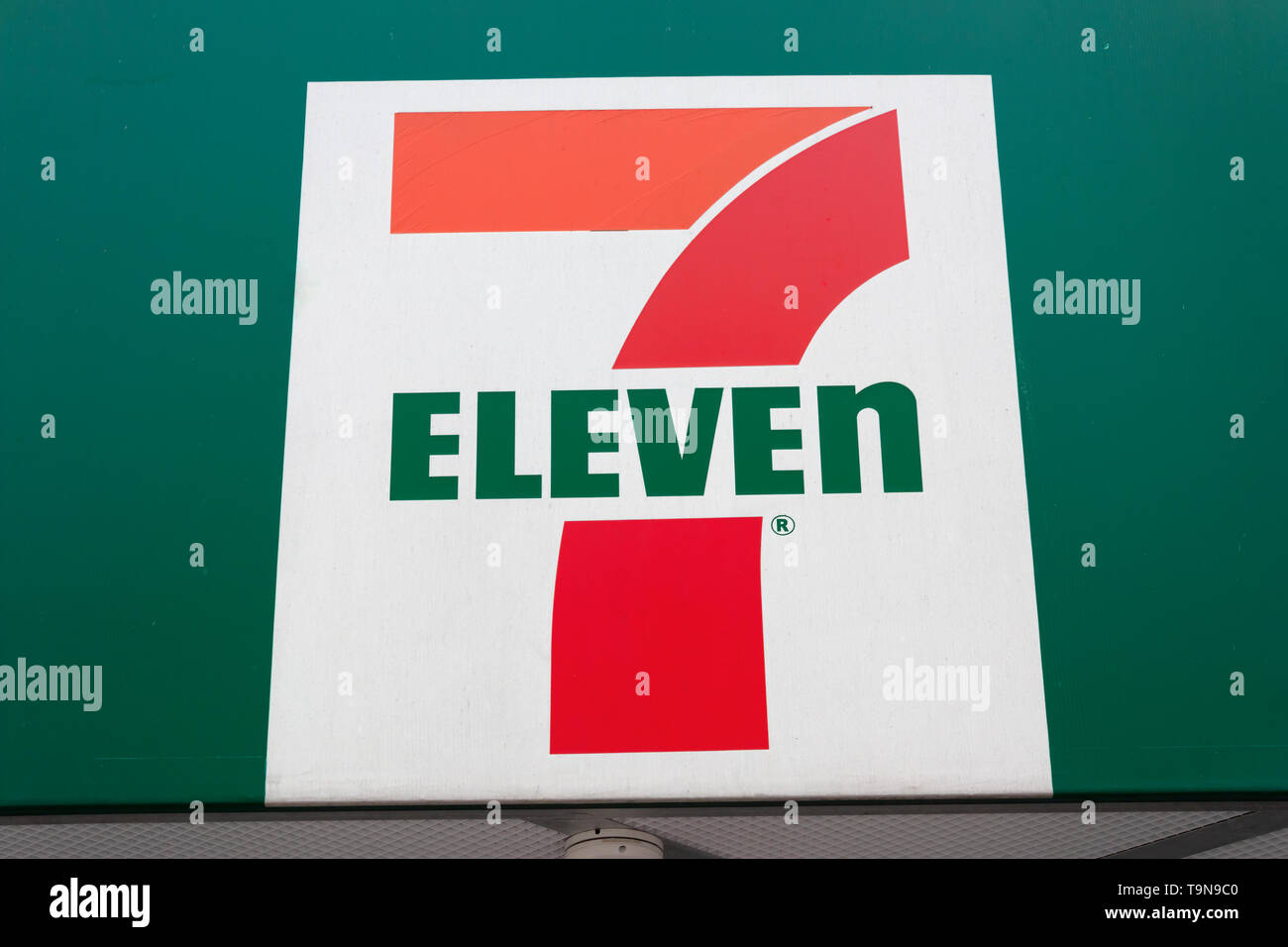7 eleven store hi-res stock photography and images - Alamy