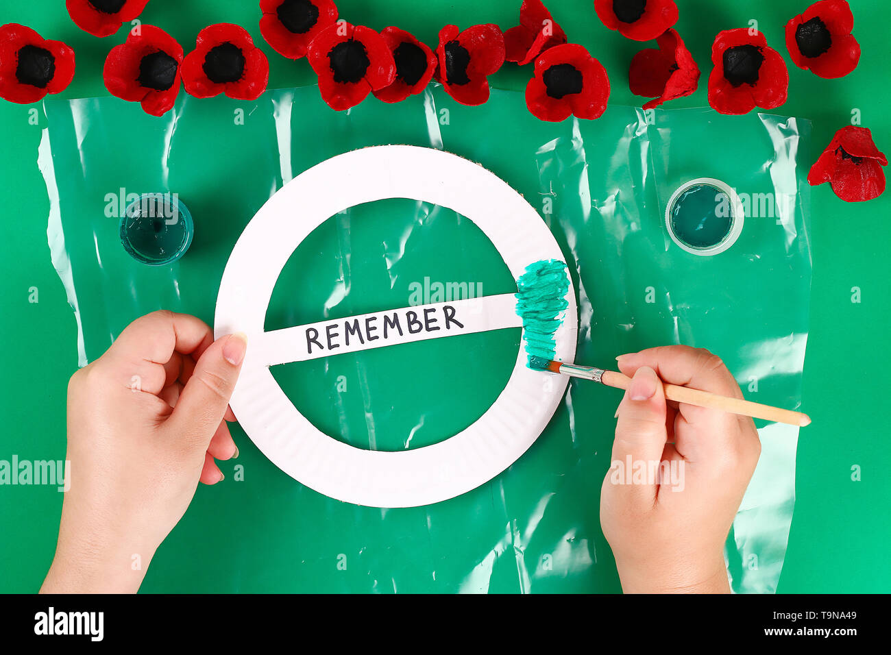 11 Diy wreath red poppy Anzac Day, Remembrance, Remember, Memorial day ...
