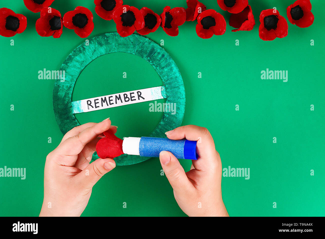 12 Diy wreath red poppy Anzac Day, Remembrance, Remember, Memorial day ...