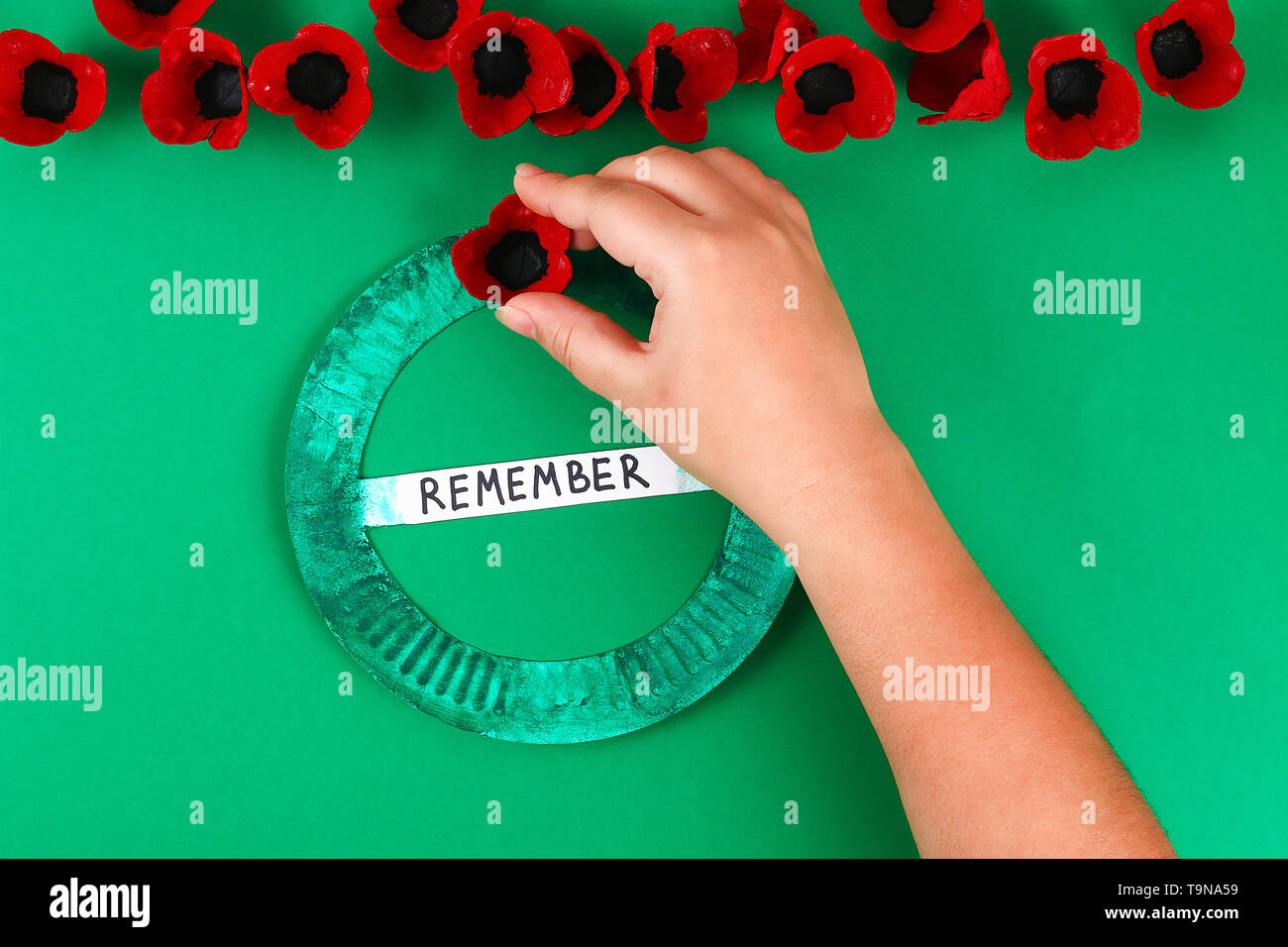 13 Diy wreath red poppy Anzac Day, Remembrance, Remember, Memorial day ...