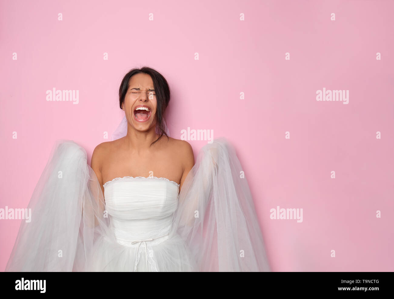 Worried bride hi-res stock photography and images - Alamy